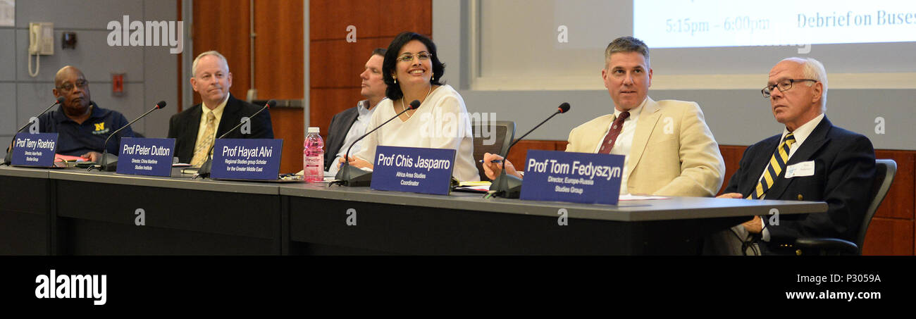 160817-N-PX557-005 NEWPORT, R.I. (Aug. 17, 2016) U.S. Naval War College ...