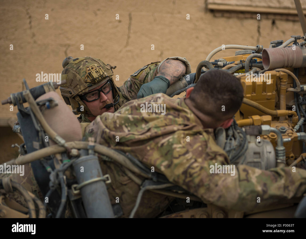 Pararescue specialist hi-res stock photography and images - Alamy