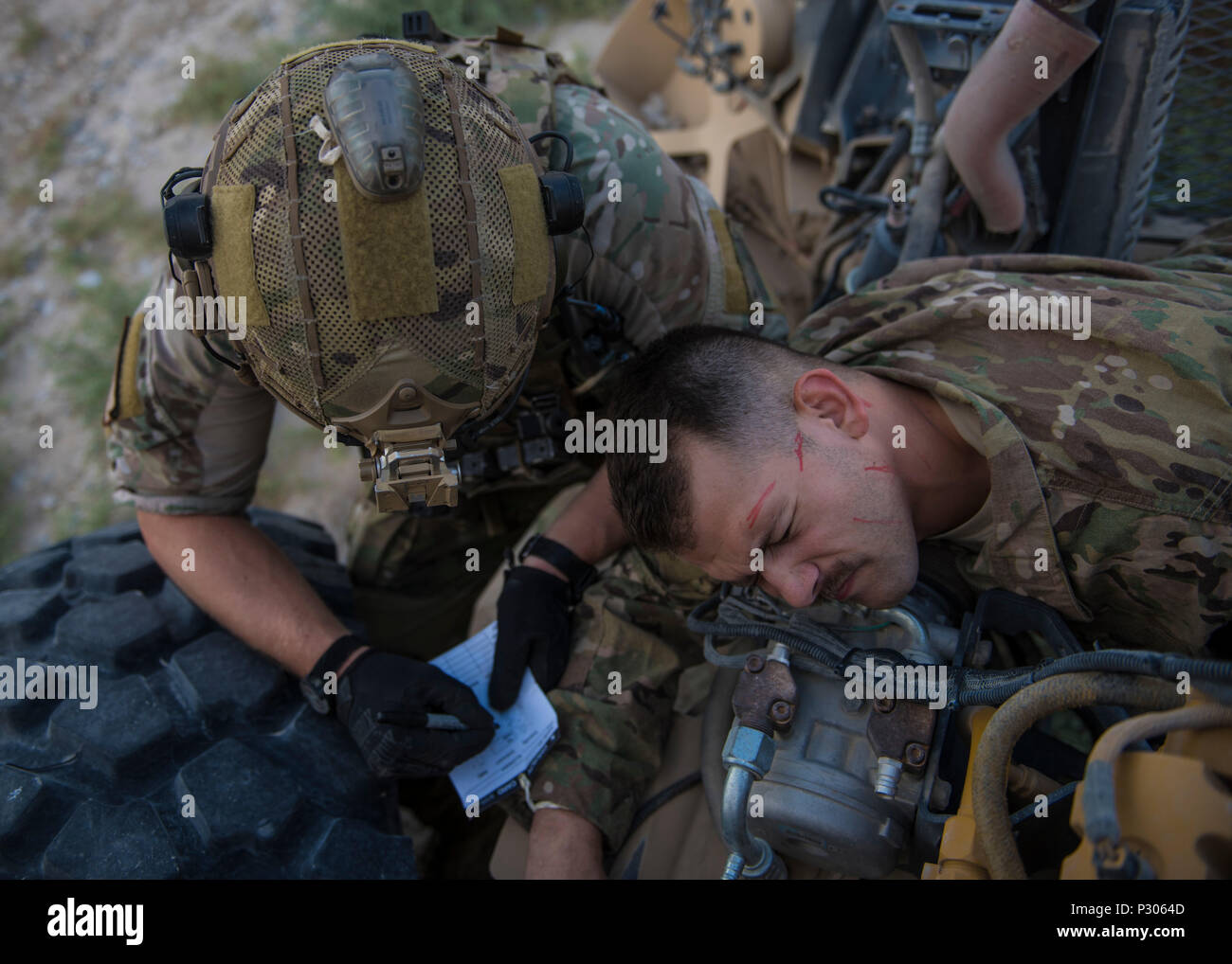 Pararescue specialist hi-res stock photography and images - Alamy