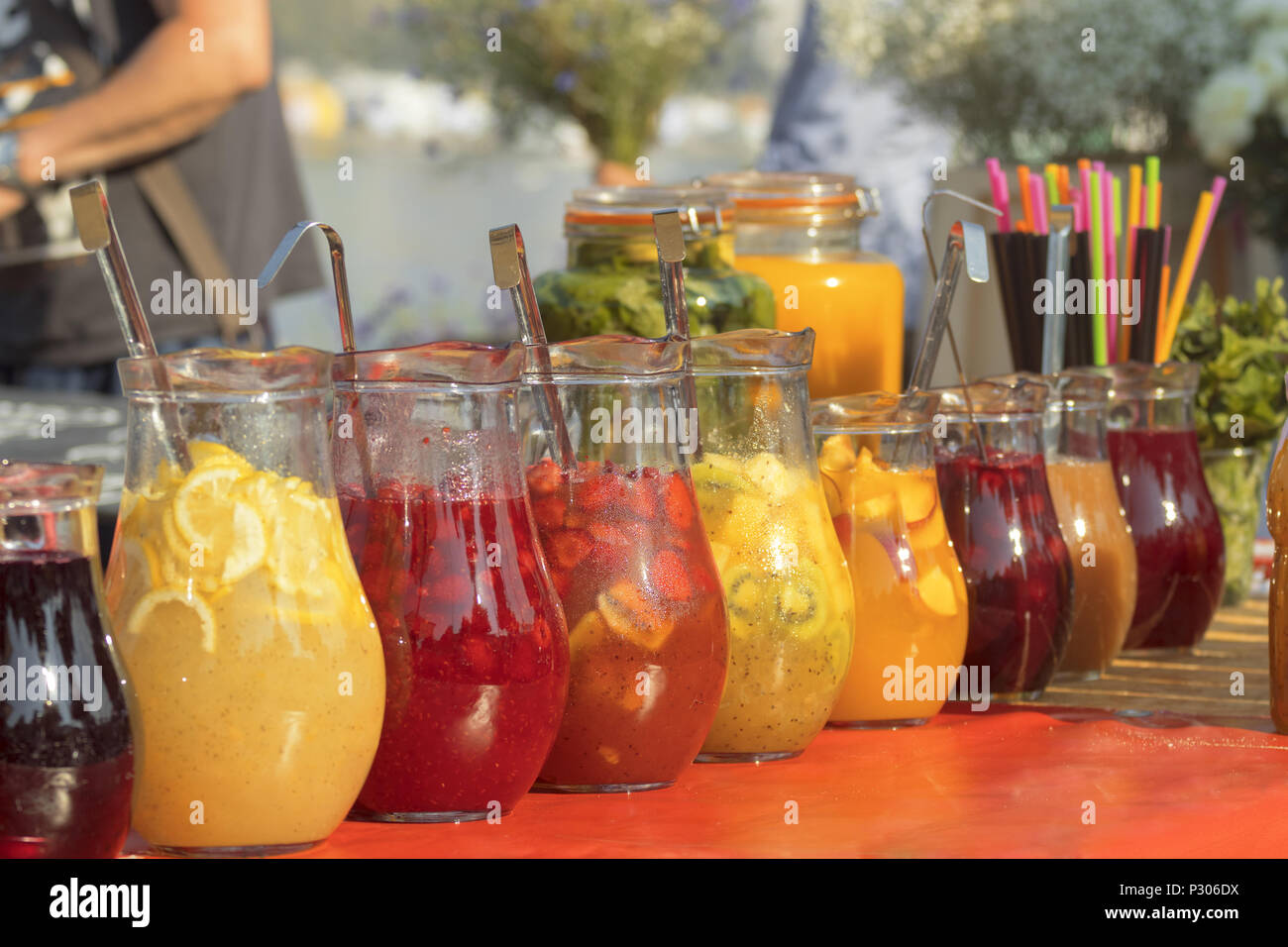 Lemonade kiosk hi-res stock photography and images - Alamy