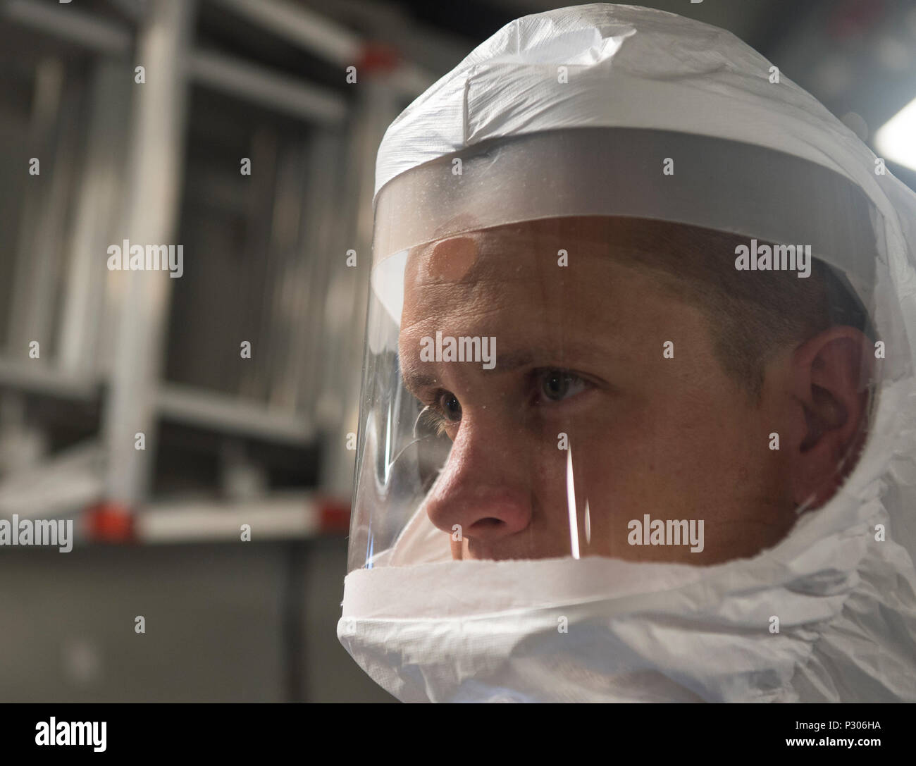 Aeromedical isolation team hi-res stock photography and images - Alamy