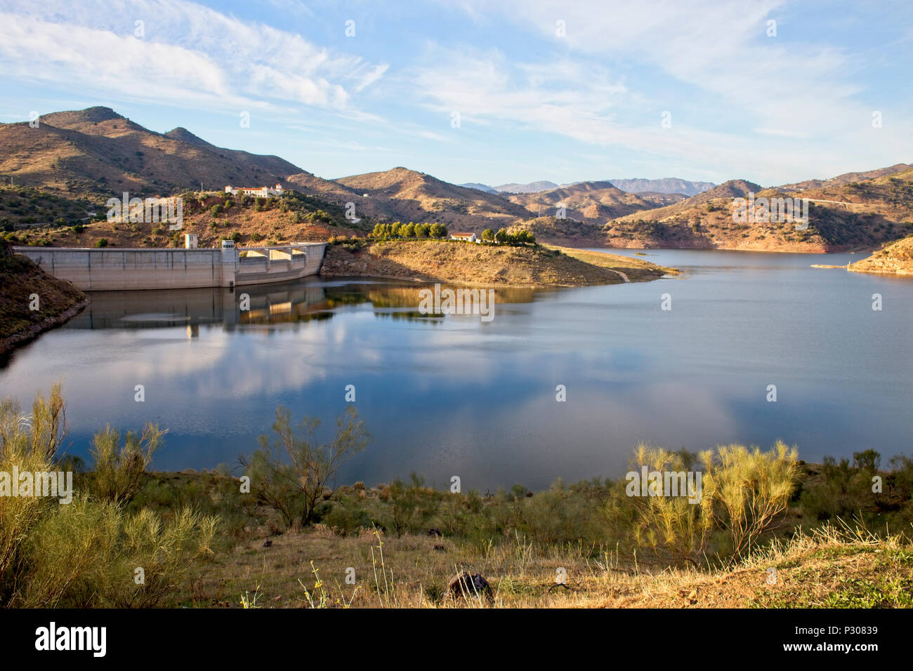 Embalse de limonero lake reservoir hi-res stock photography and images ...