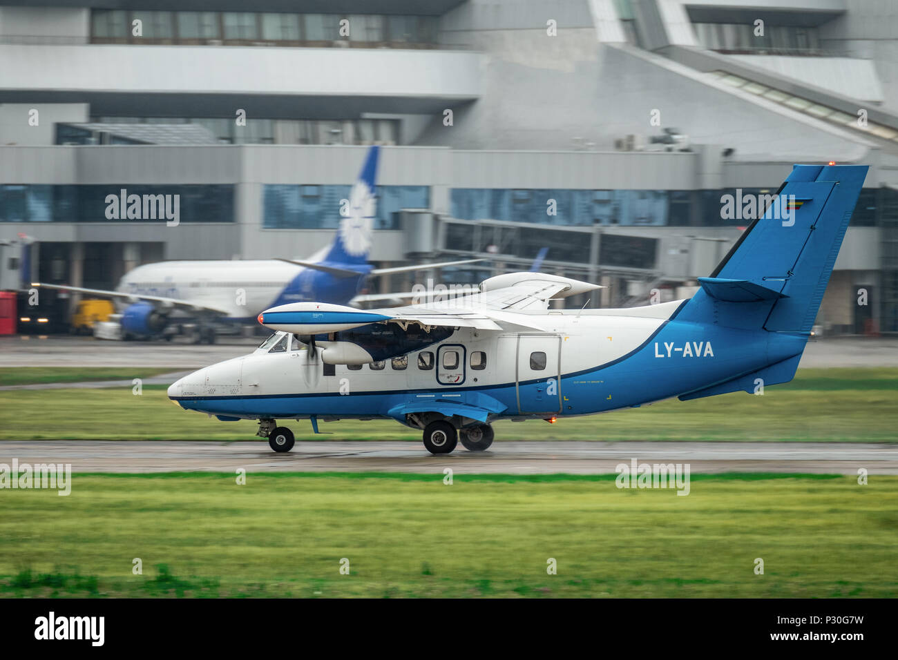 Jet moving hi-res stock photography and images - Alamy