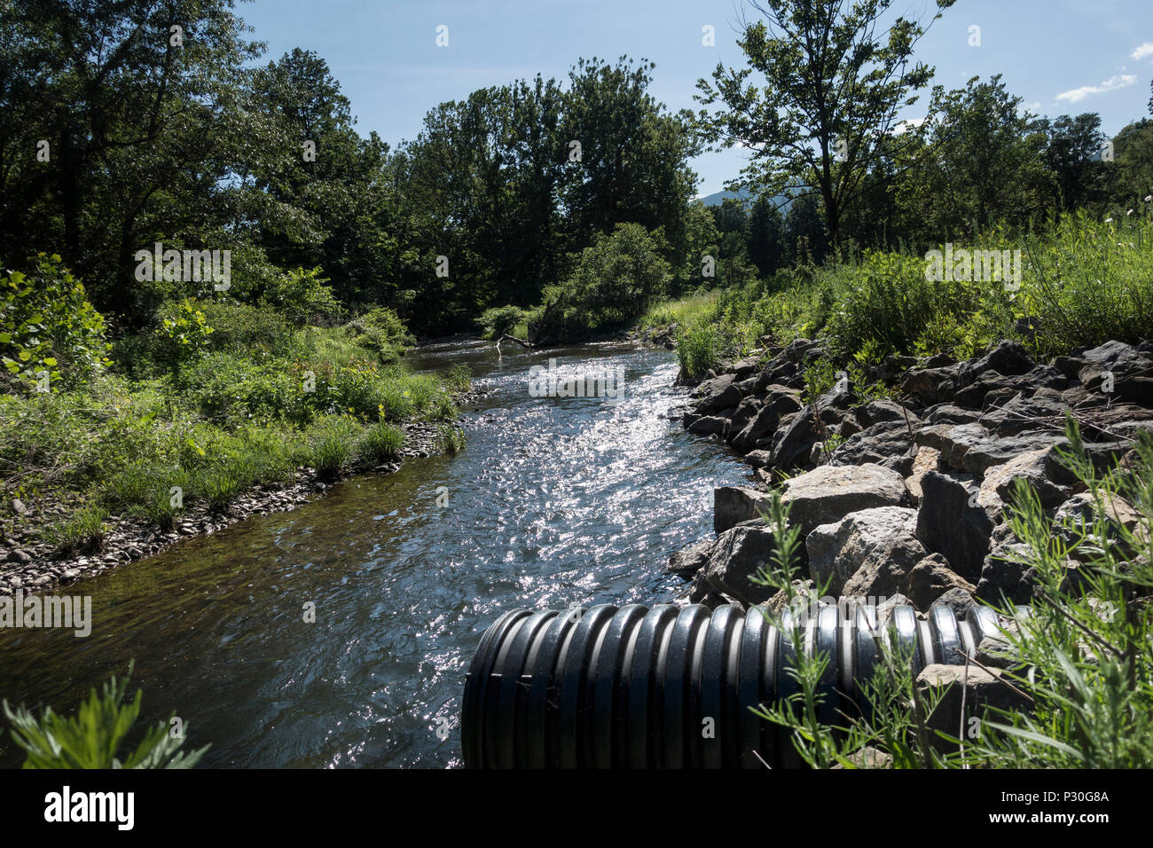 Culvert runoff hi-res stock photography and images - Alamy
