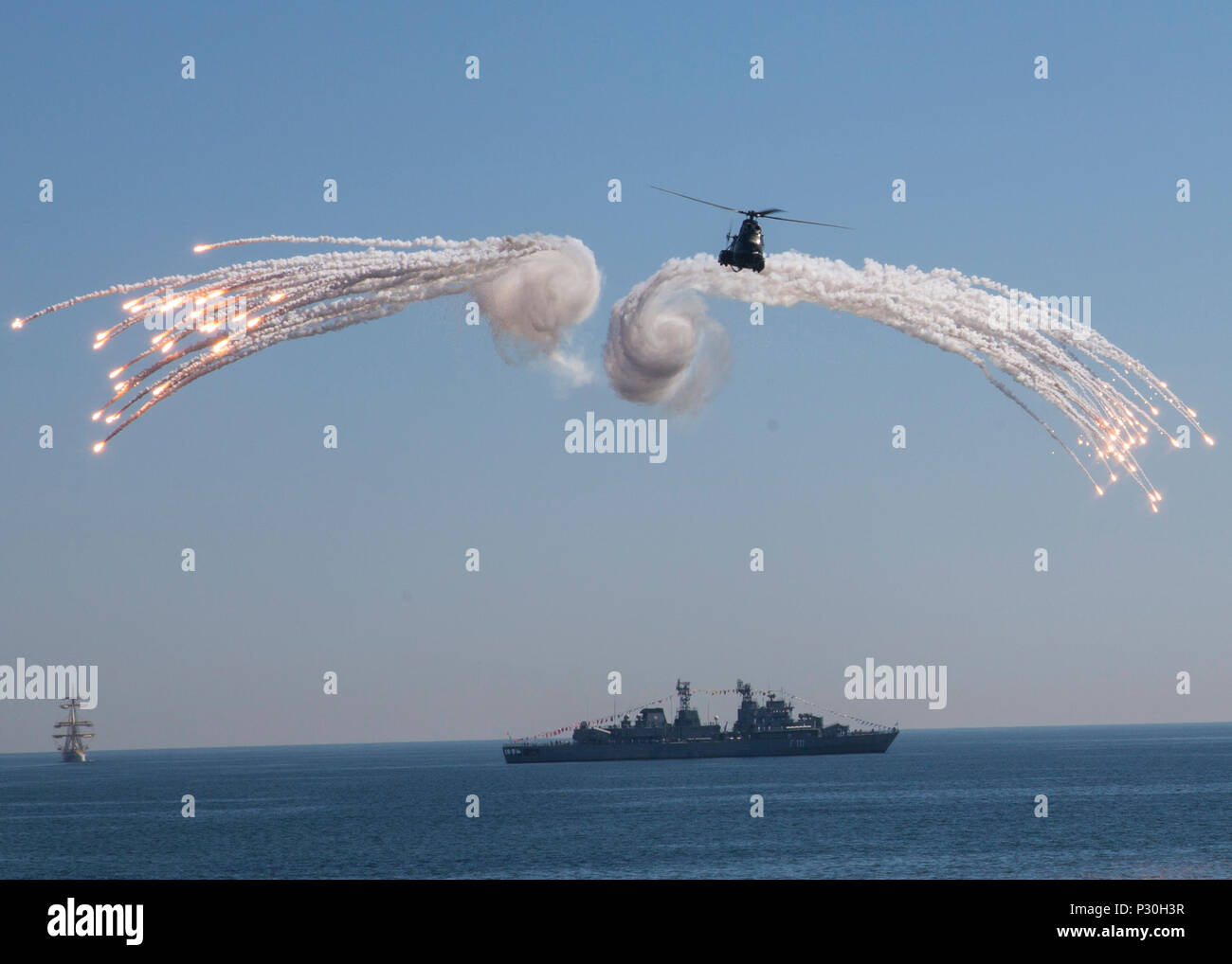 The Romanian navy demonstrates its power during the 114th annual Navy ...