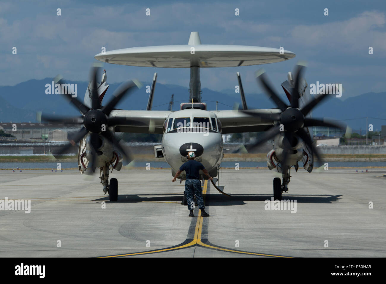 A U.S. Navy E-2C Hawkeye assigned to Carrier Airborne Early Warning ...