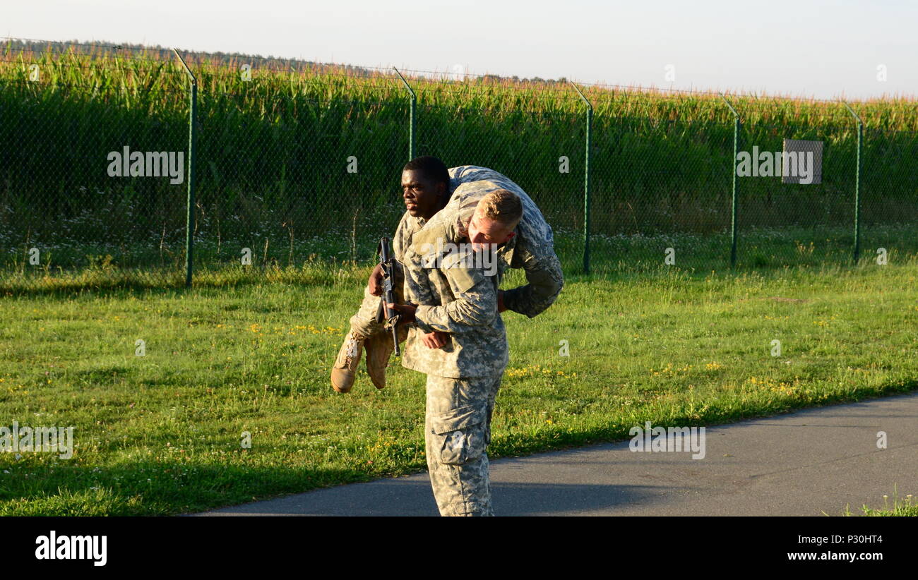 U.S. Soldiers with Hotel Company, 1st Battalion, 214th Aviation ...