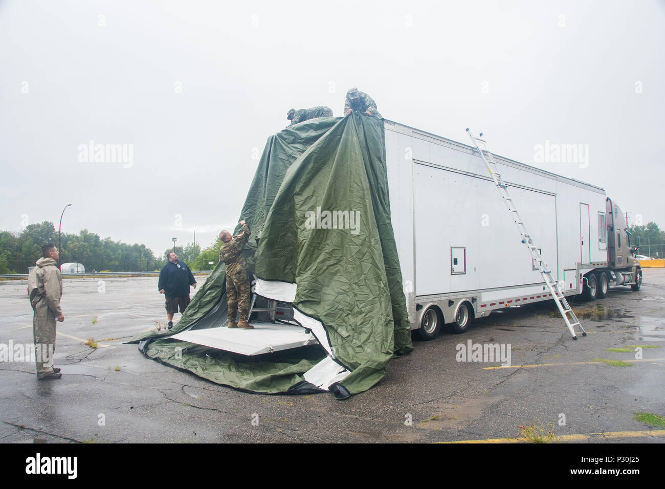 Joint air defense operations center mobile hi-res stock photography and ...