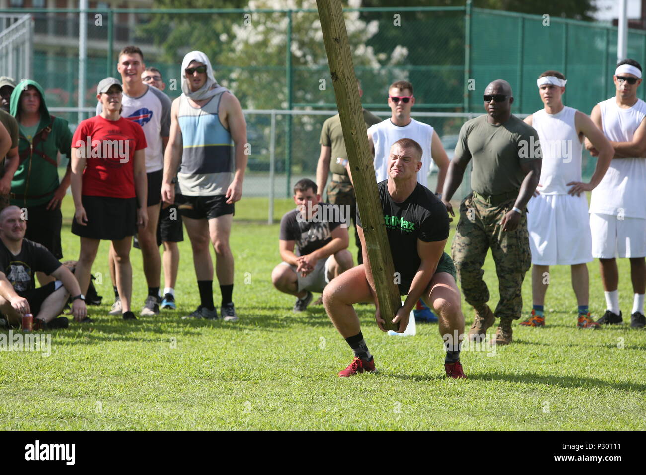 Log toss hi-res stock photography and images - Alamy