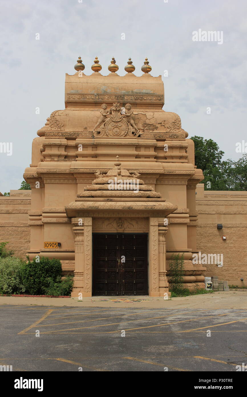 Scenic Hindu Temple in Lemont, Illinois Stock Photo - Alamy