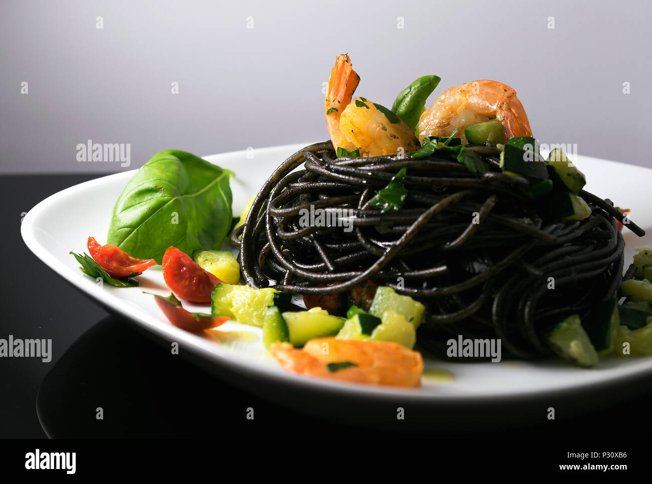 Black of cuttlefish hi-res stock photography and images - Alamy