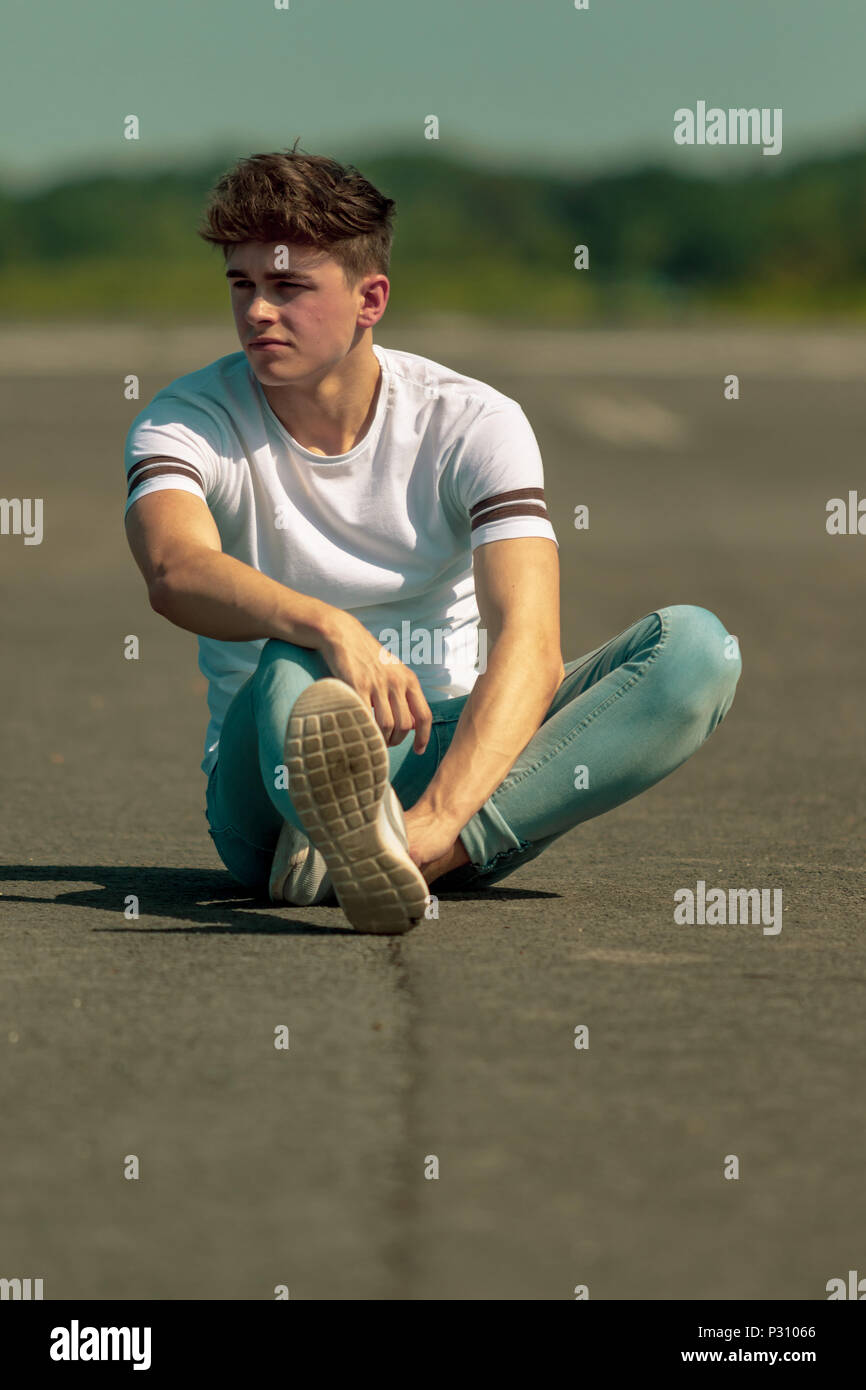 Sitting outside in the sun hi-res stock photography and images - Alamy
