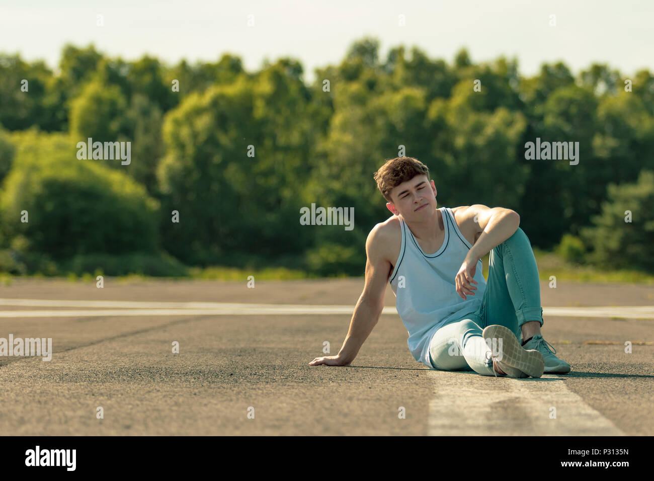Sitting outside in the sun hi-res stock photography and images - Alamy
