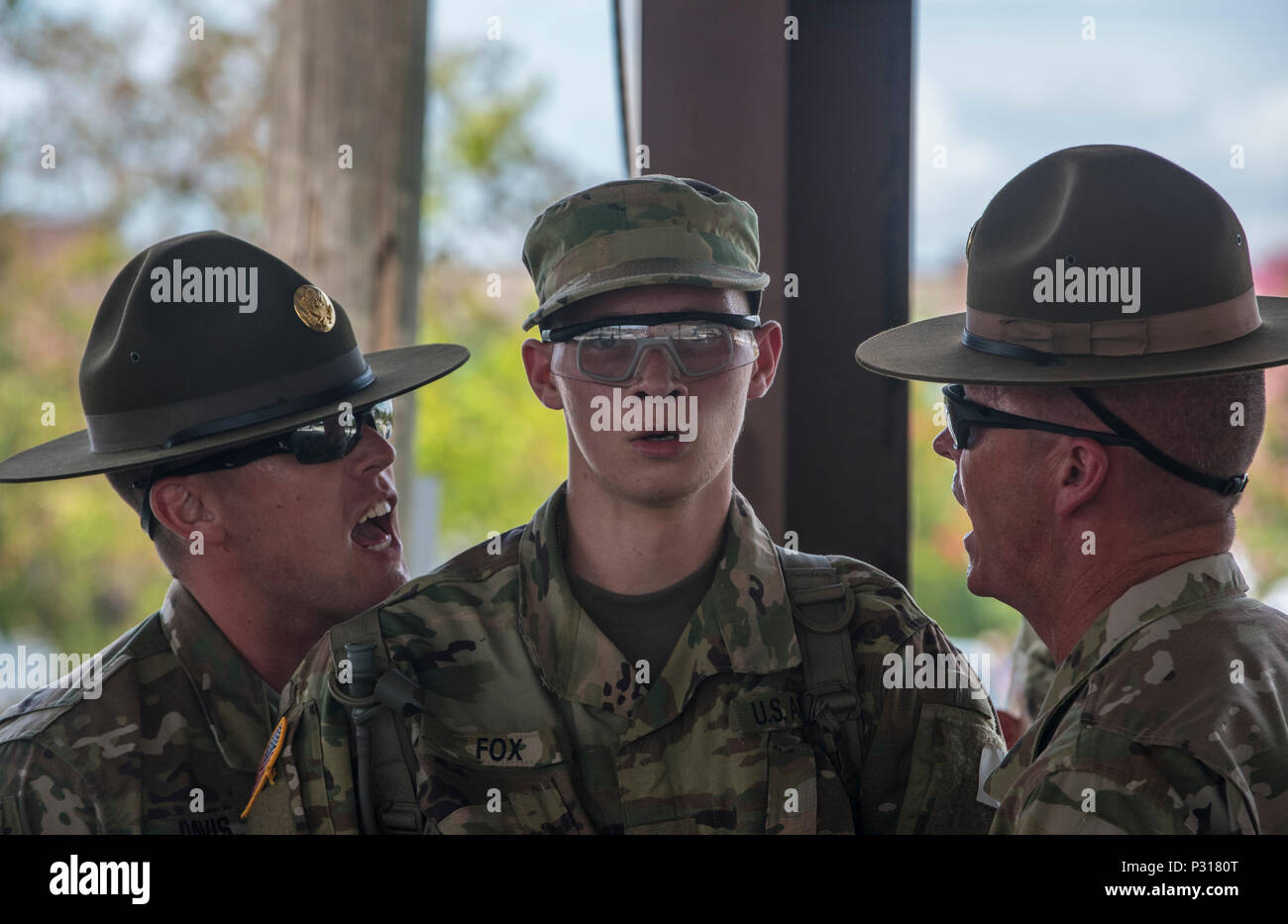 New Soldiers arriving for their first day of Basic Combat Training, Aug ...