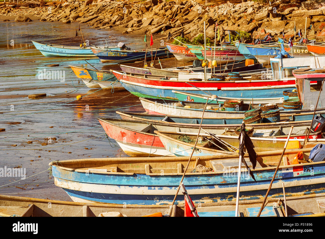 Rompio panama hi-res stock photography and images - Alamy