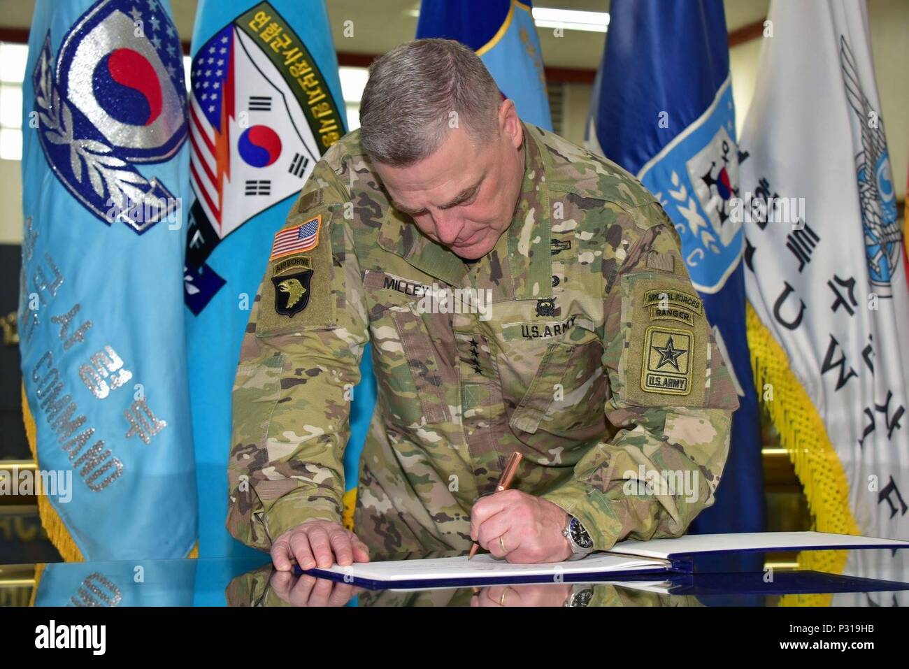 Lt gen thomas vandal hi-res stock photography and images - Alamy