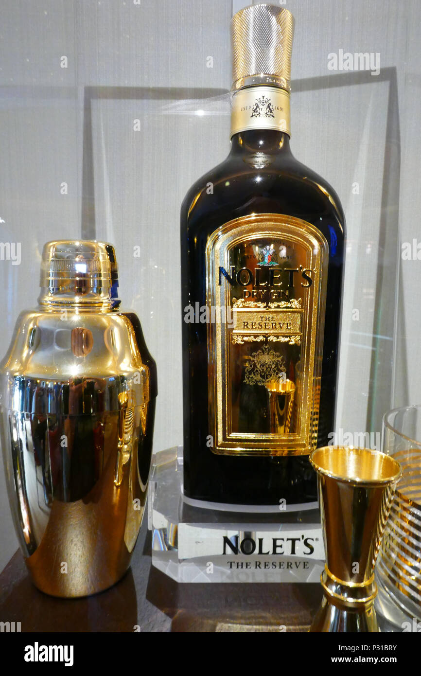 Jenever schiedam hi-res stock photography and images - Alamy