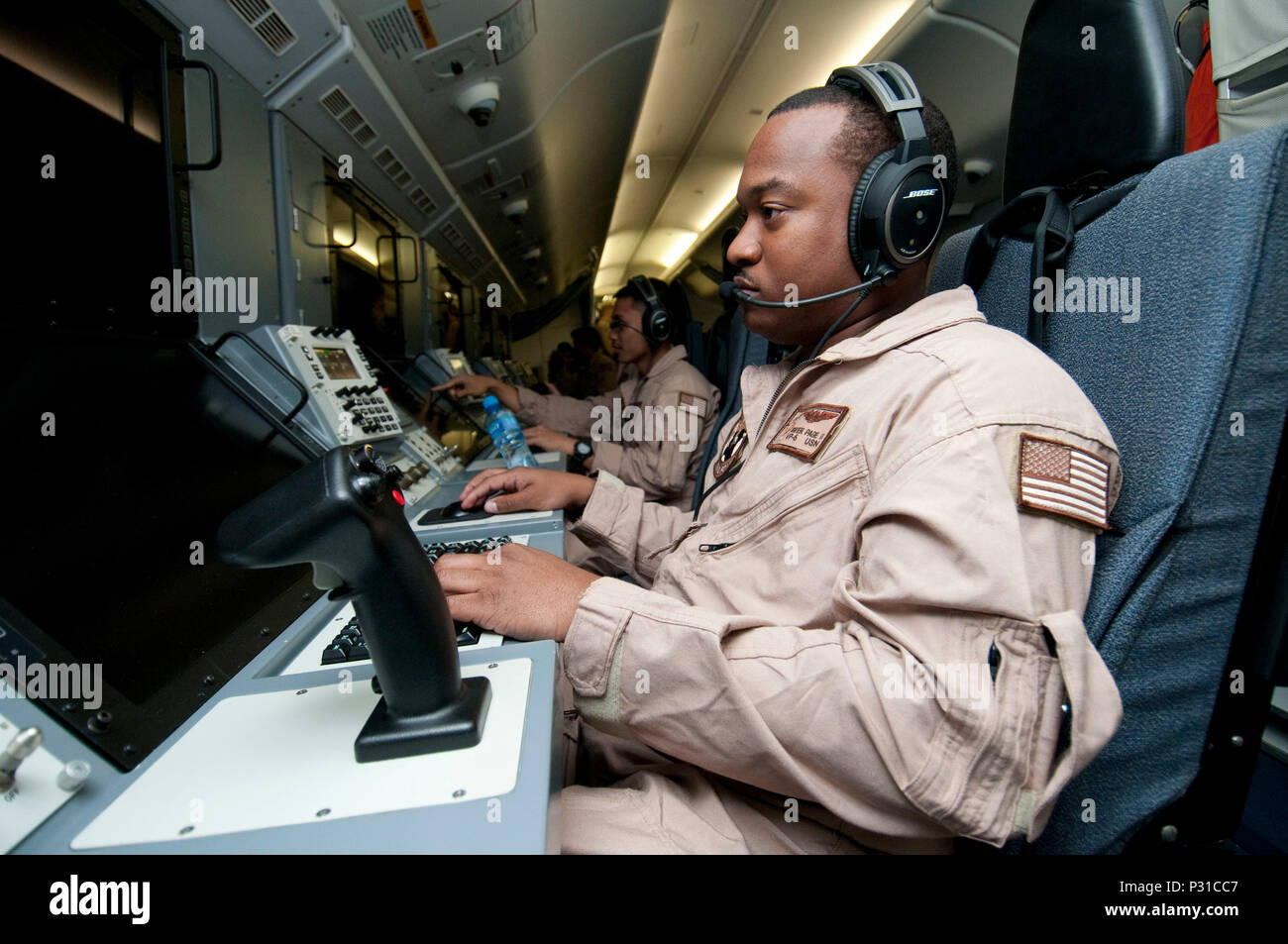 160822-N-XP344-033 ARABIAN GULF (Aug. 22, 2016) Naval Aircrewman ...