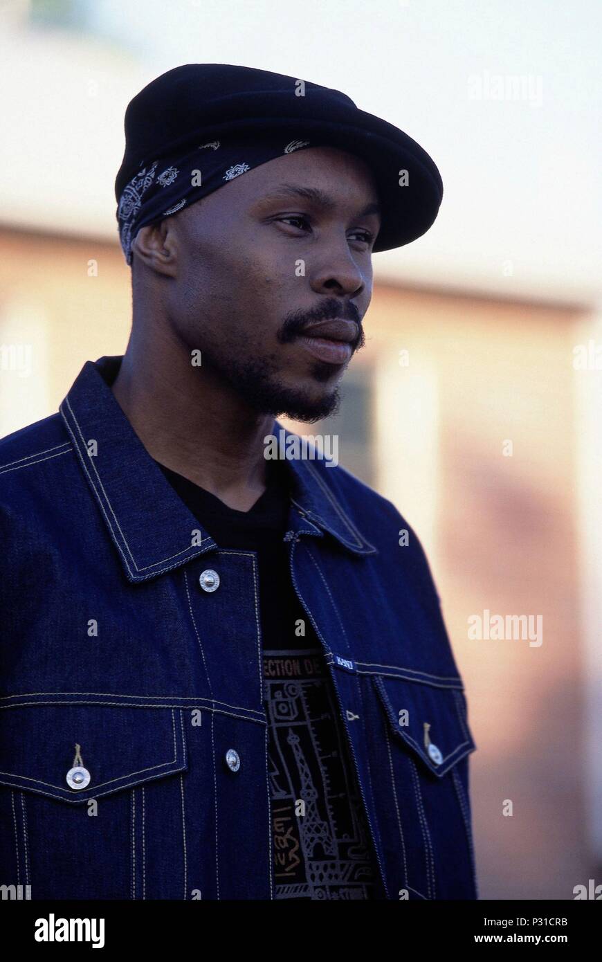 The wire television 2002 hi-res stock photography and images - Alamy