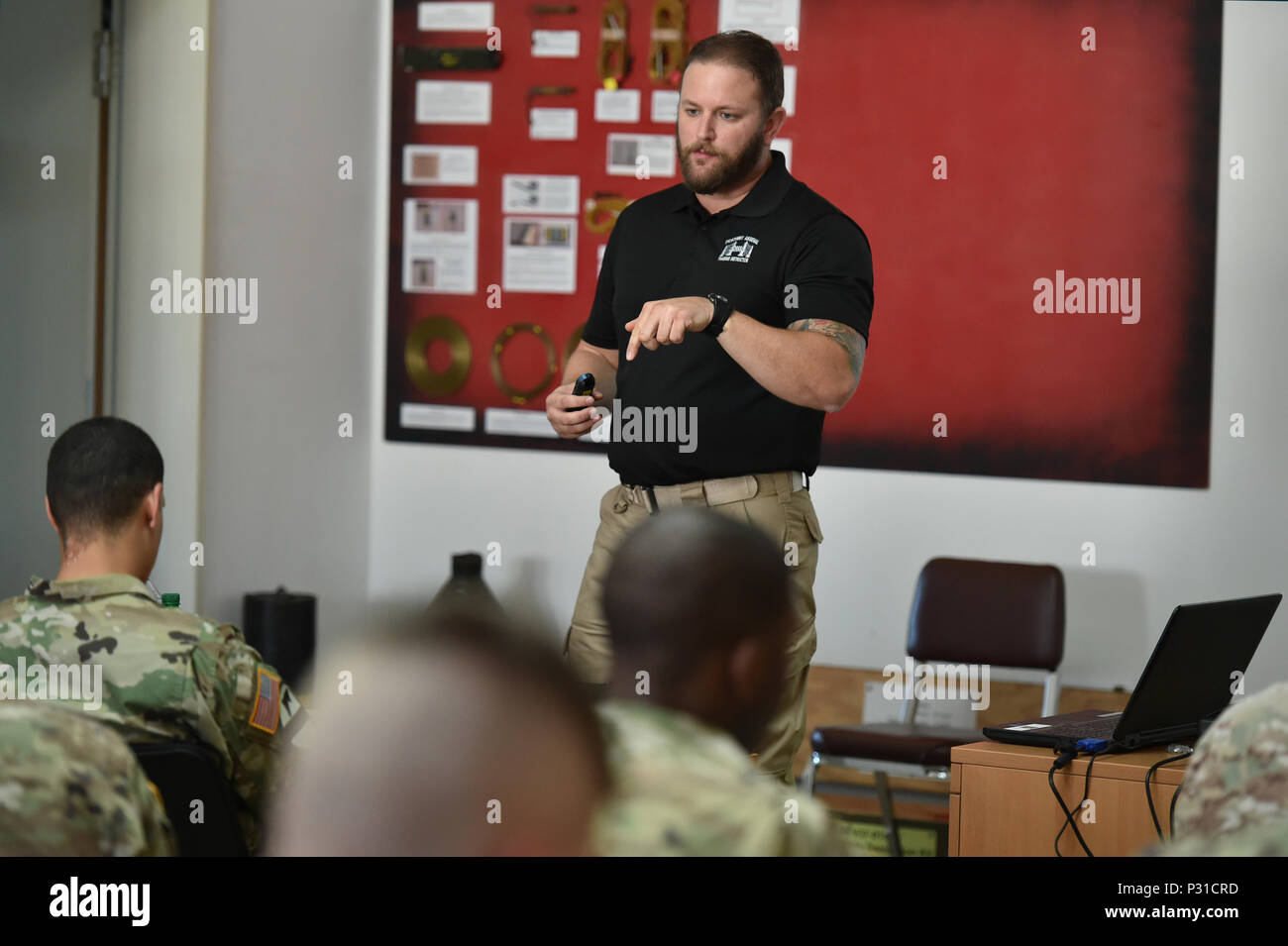 Explosively formed penetrator hi-res stock photography and images - Alamy