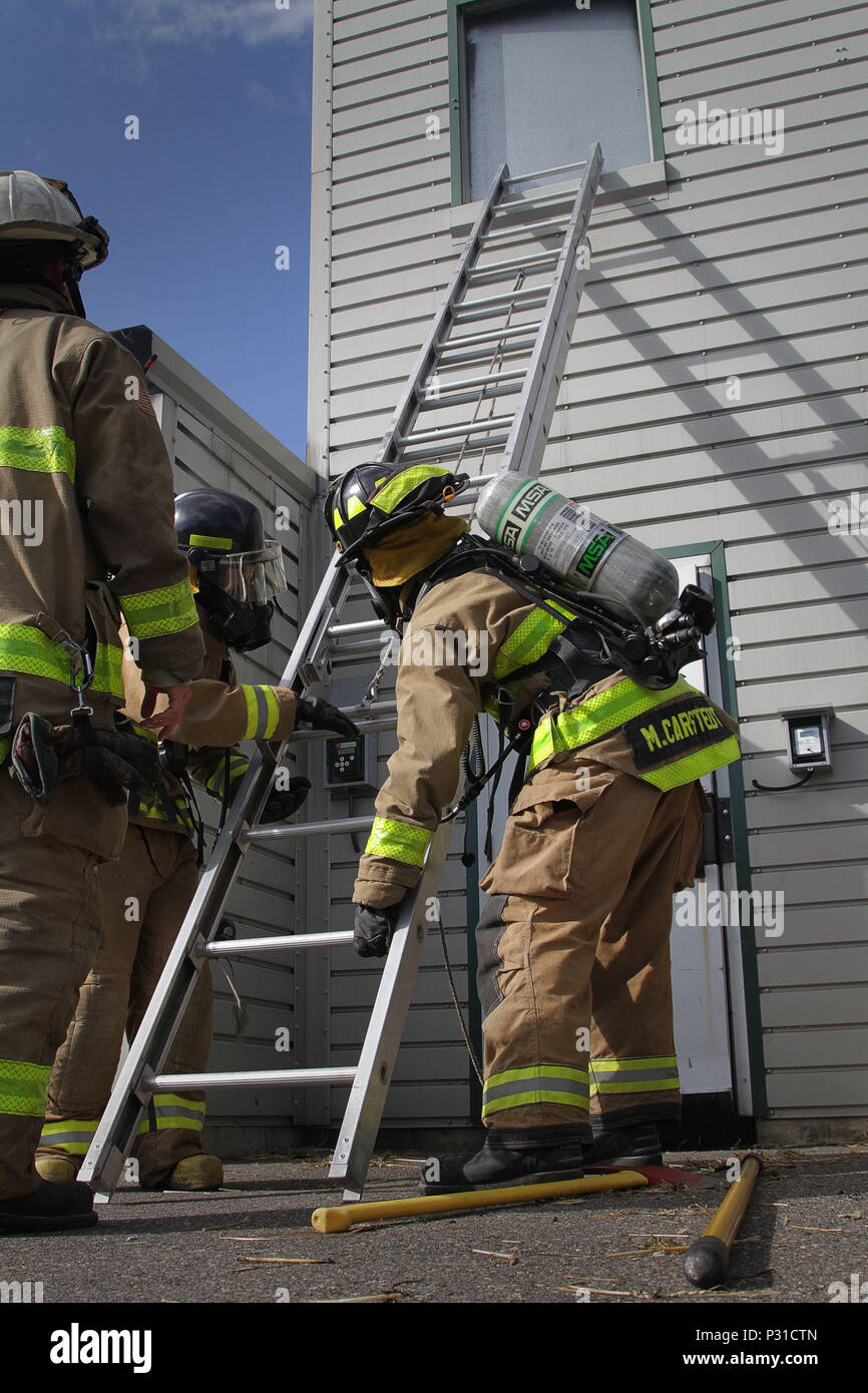 House fire rescue operation hi-res stock photography and images - Alamy