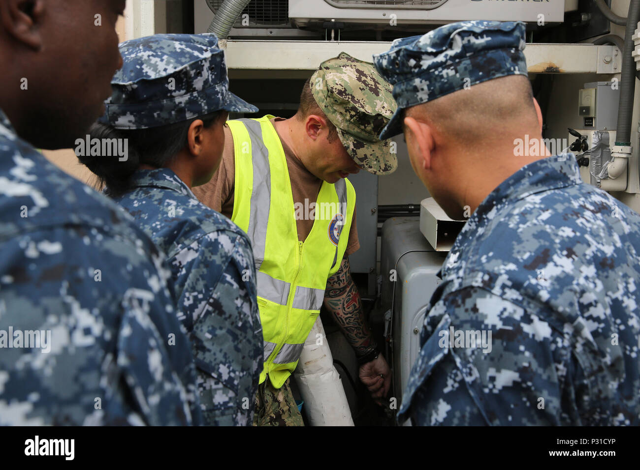 160824-N-IX266-001 CHINHAE, South Korea—Members of Reserve Unit ...