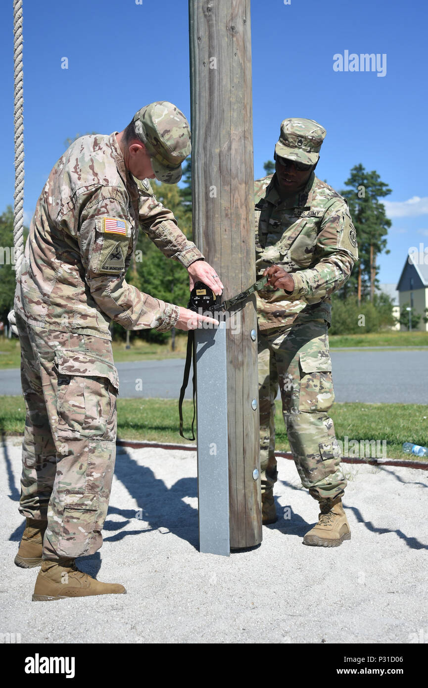 U.S. Soldiers, assigned to the Regimental Engineer Squadron, 2d Cavalry ...