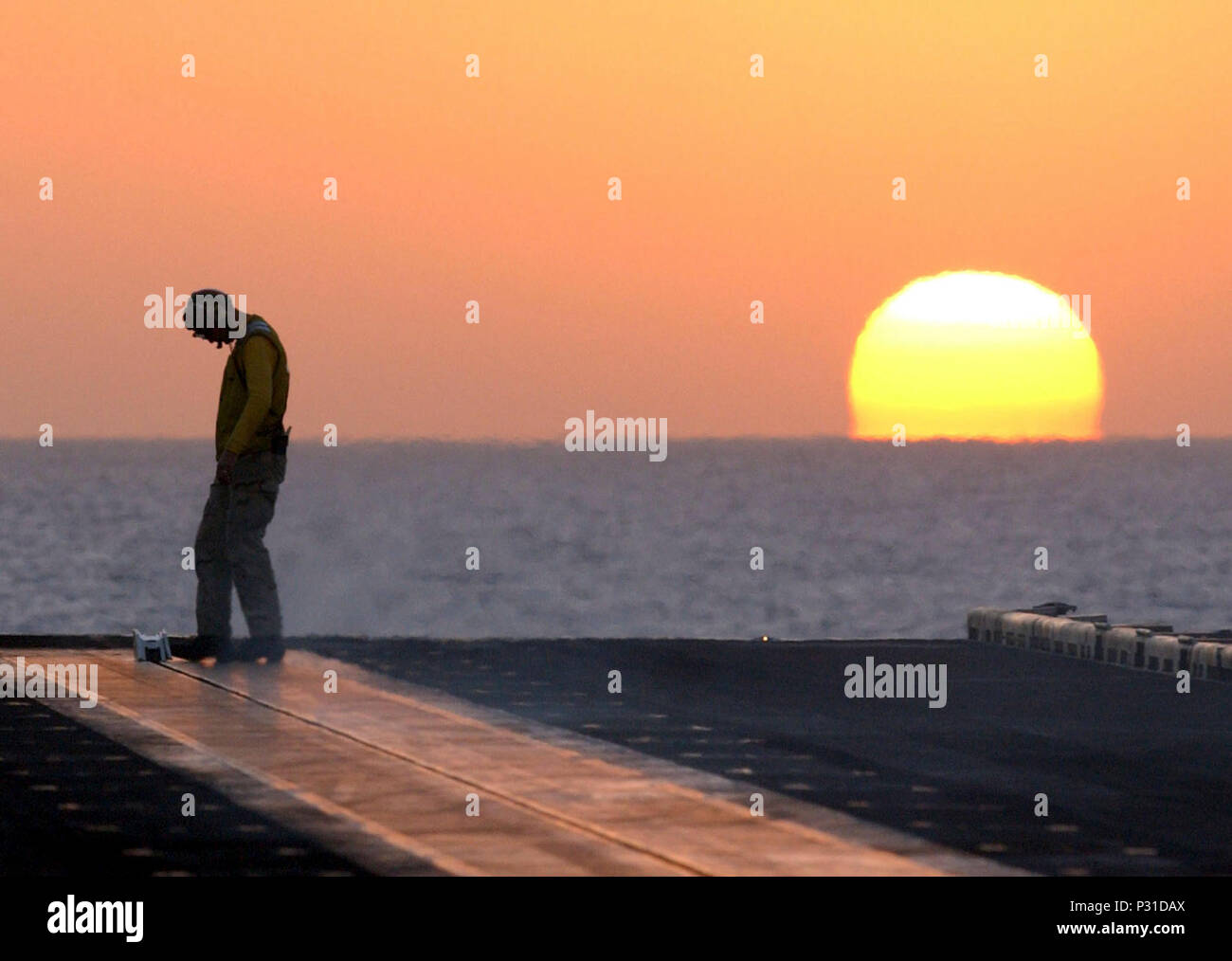 Steam catapult hi-res stock photography and images - Alamy