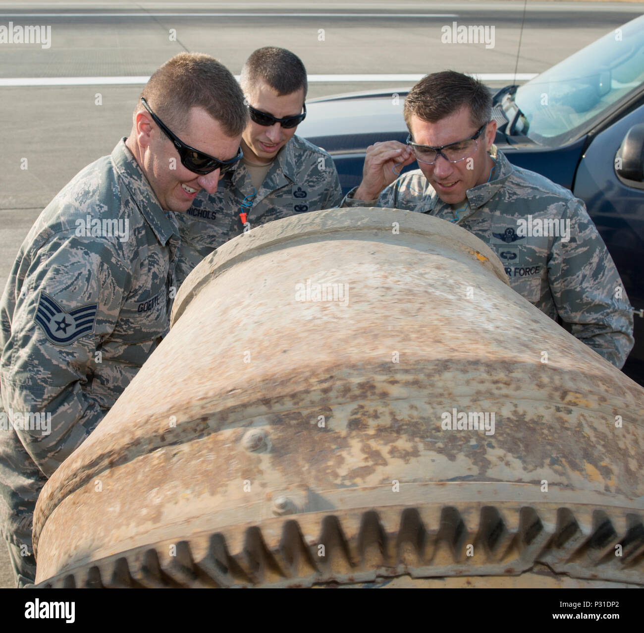 Staff Sgt. Jake Goettl,(left) non-commissioned officer in charge ...