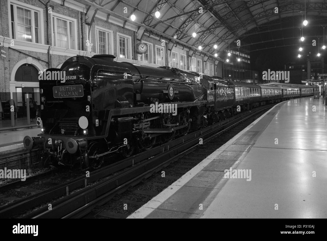 SR Merchant Navy Class 35028 Clan Line attached to Orient Express ...