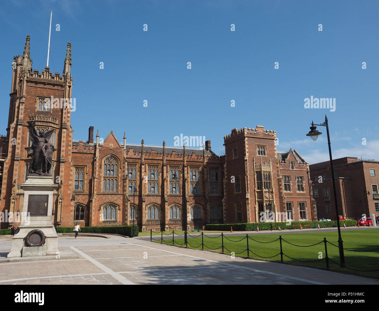 Queen university belfast hi-res stock photography and images - Alamy