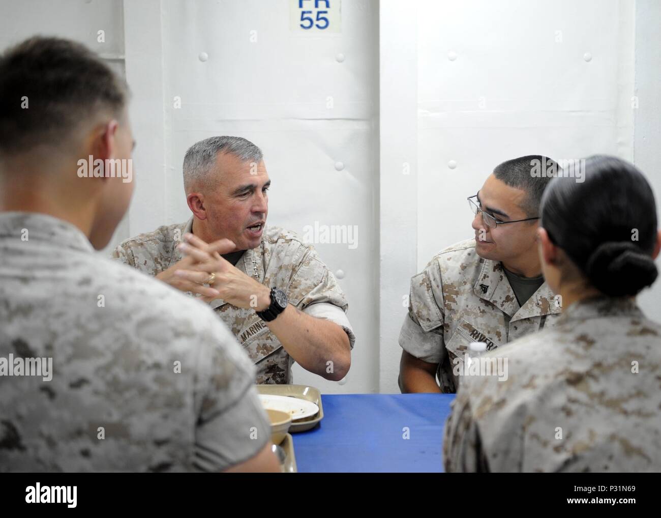 160817-N-UB993-035 Norfolk, Va. (Aug. 17, 2016) Commander, U.S. Marine ...