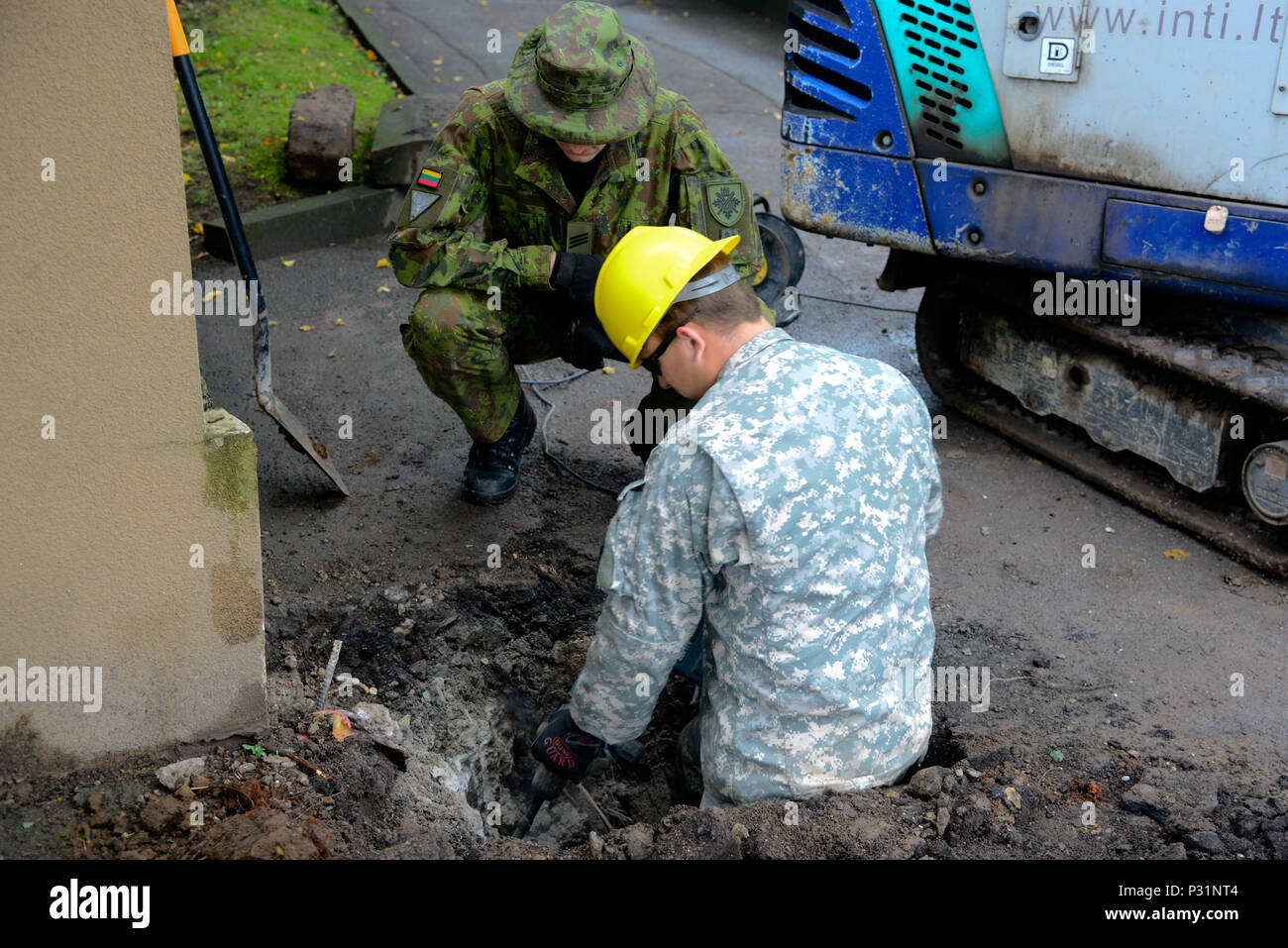 Dig Hole Fence High Resolution Stock Photography and Images - Alamy