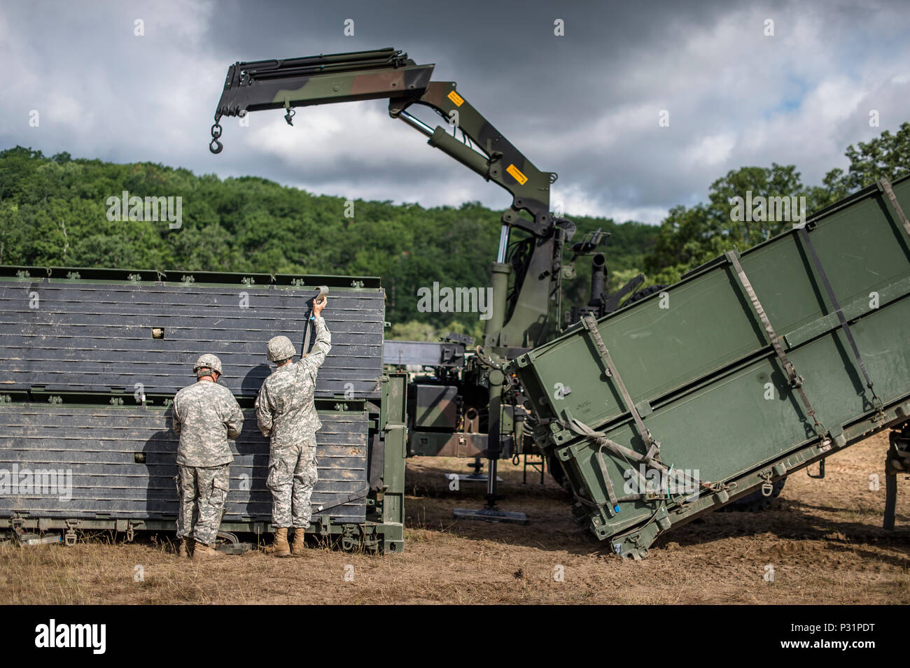 Soldiers from the 1437th Multi-Role Bridge Company, Sault Ste. Marie ...