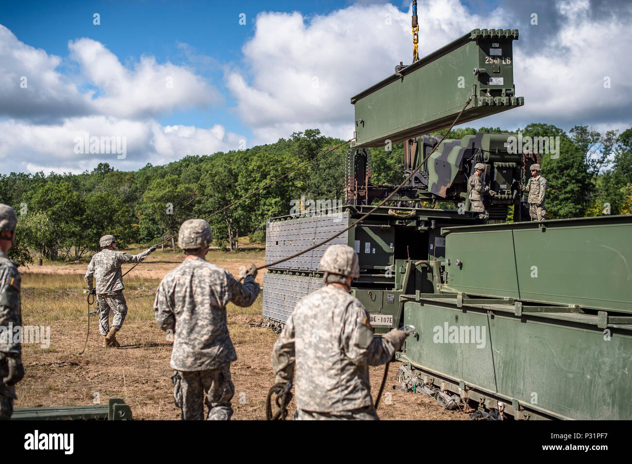 Soldiers from the 1437th Multi-Role Bridge Company, Sault Ste. Marie ...