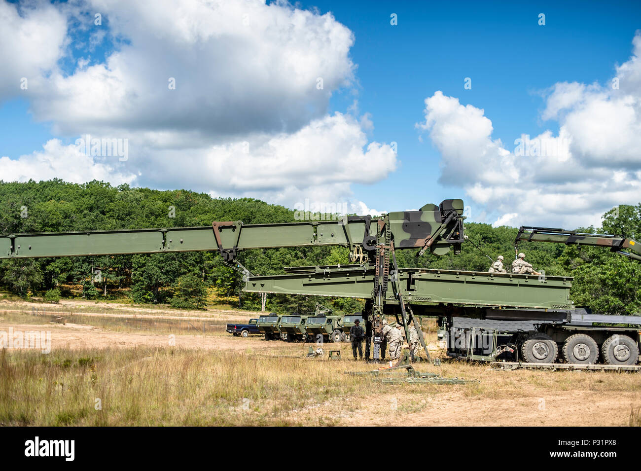 Soldiers from the 1437th Multi-Role Bridge Company, Sault Ste. Marie ...