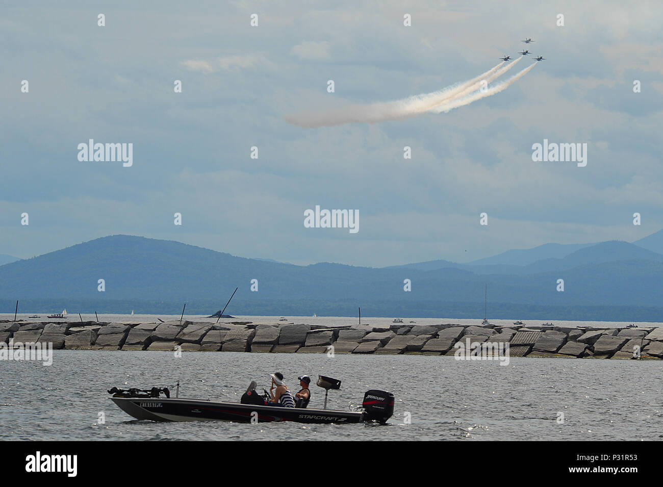 The Thunderbirds Arrowhead formation performs the Arrowhead Loop ...