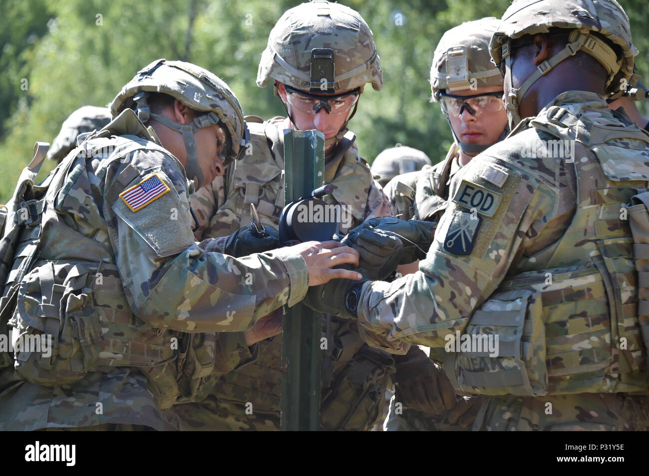 U.S. Soldiers, assigned to the Regimental Engineer Squadron, 2d Cavalry ...