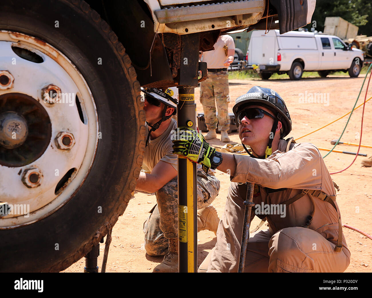 Paratech struts hi-res stock photography and images - Alamy