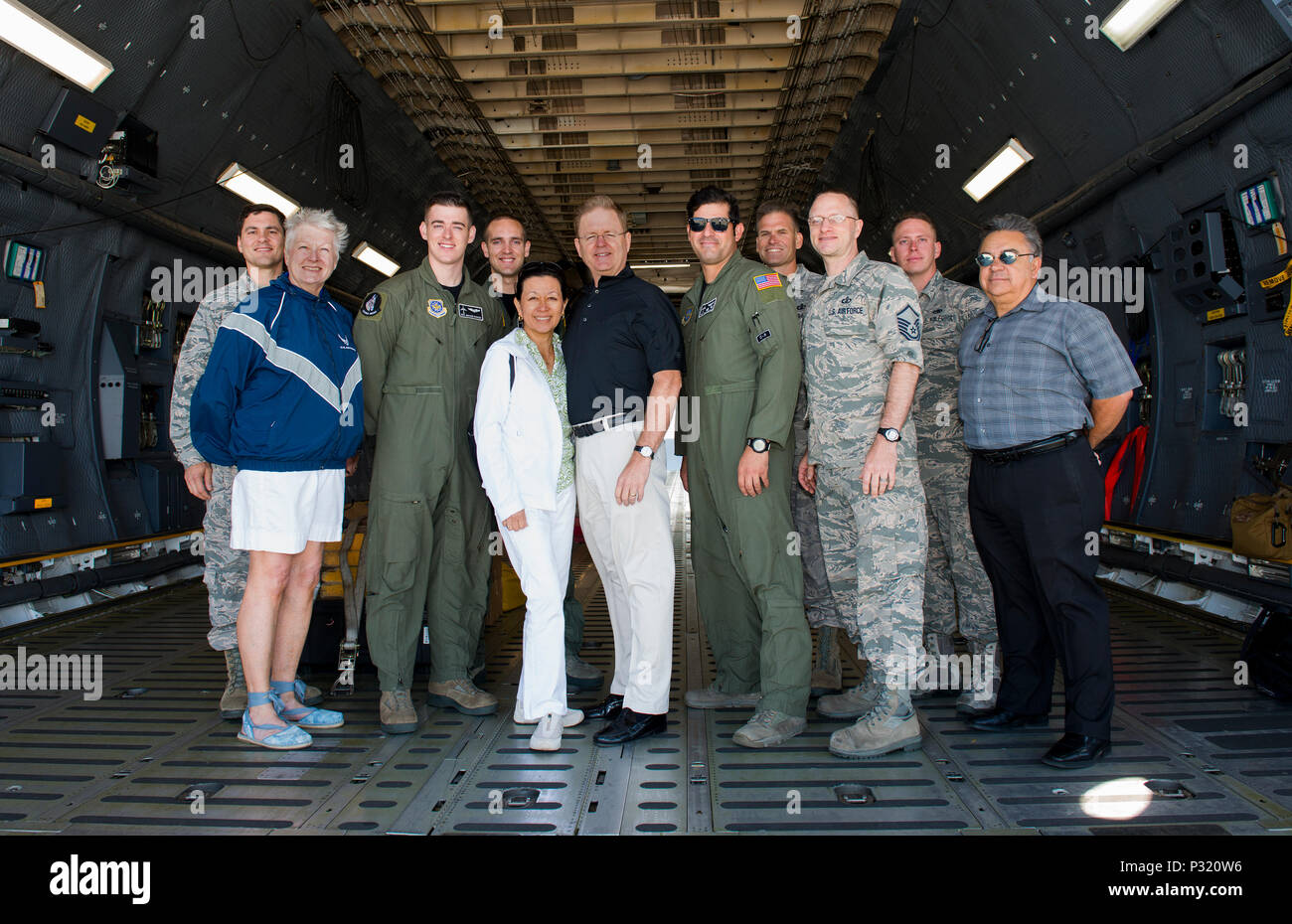 Mrs. Susan Ratliff and her husband Mr. Brad Ratliff, (center) President ...