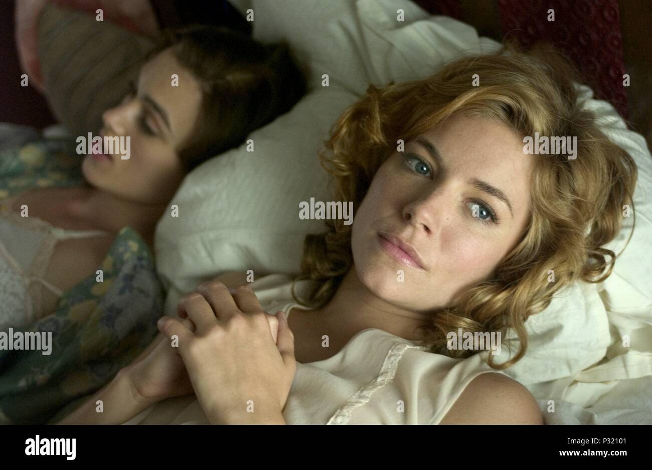 Keira knightley and sienna miller hi-res stock photography and images ...