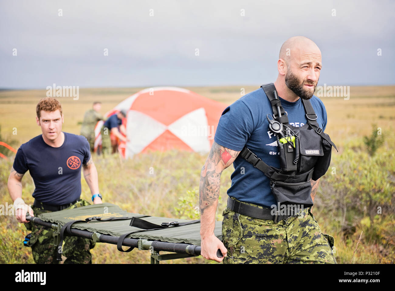 Search and rescue technicians from 442 Transport and Rescue Squadron ...