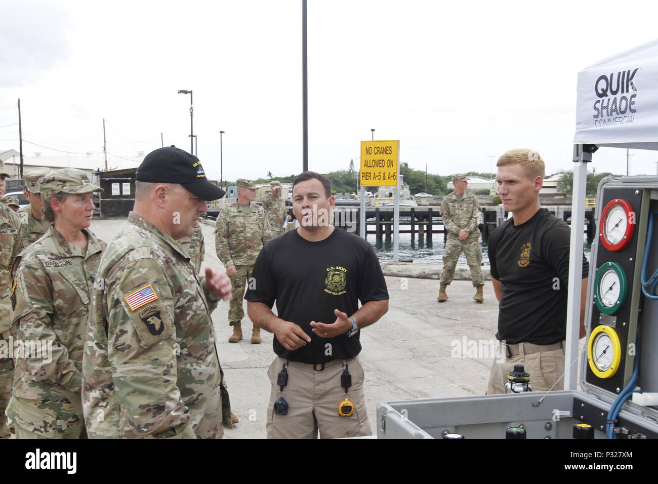 7th engineer dive detachment hi-res stock photography and images - Alamy