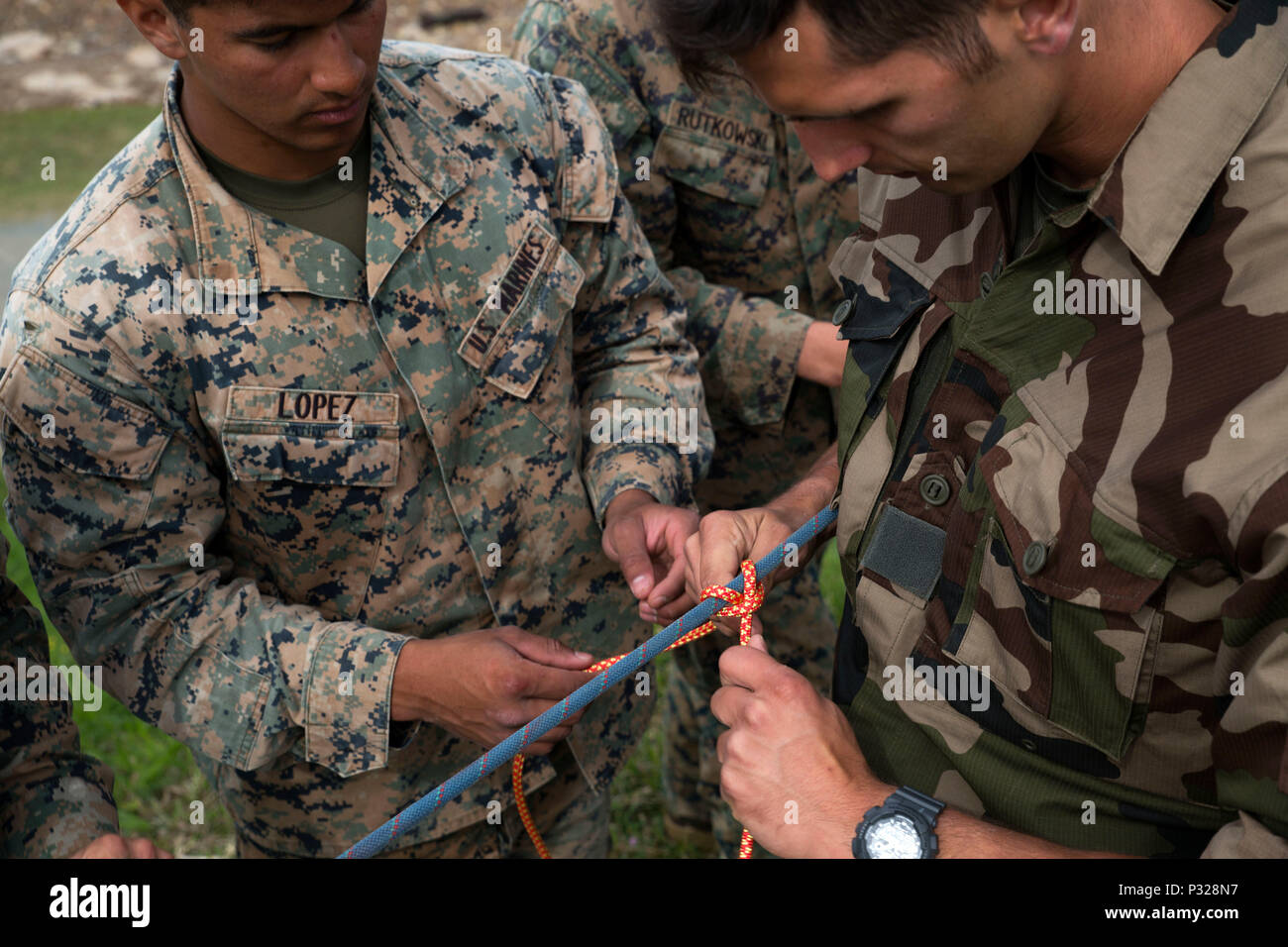 Marines with Marine Rotational Force – Darwin and French Armed Forces ...