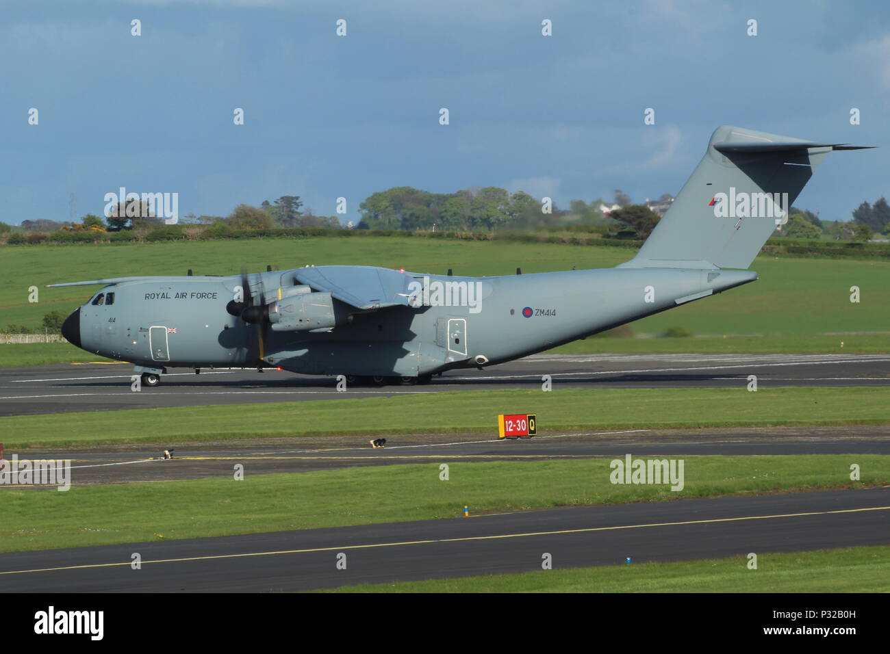 Royal air force a400m atlas aircraft hi-res stock photography and images - Alamy