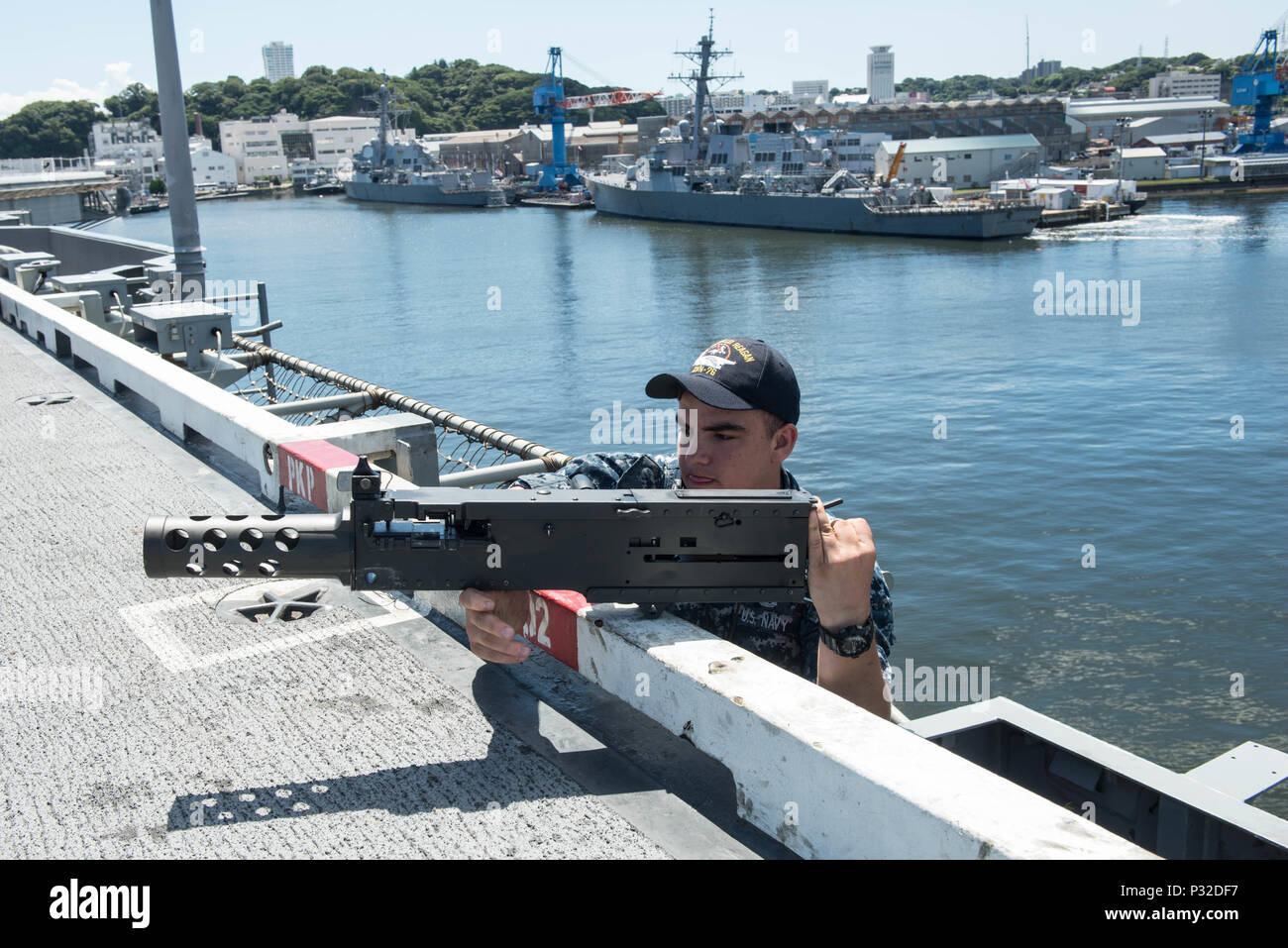 160826-N-WA993-057 YOKOSUKA, Japan (Aug. 26, 2016) Aviation Ordnanceman ...