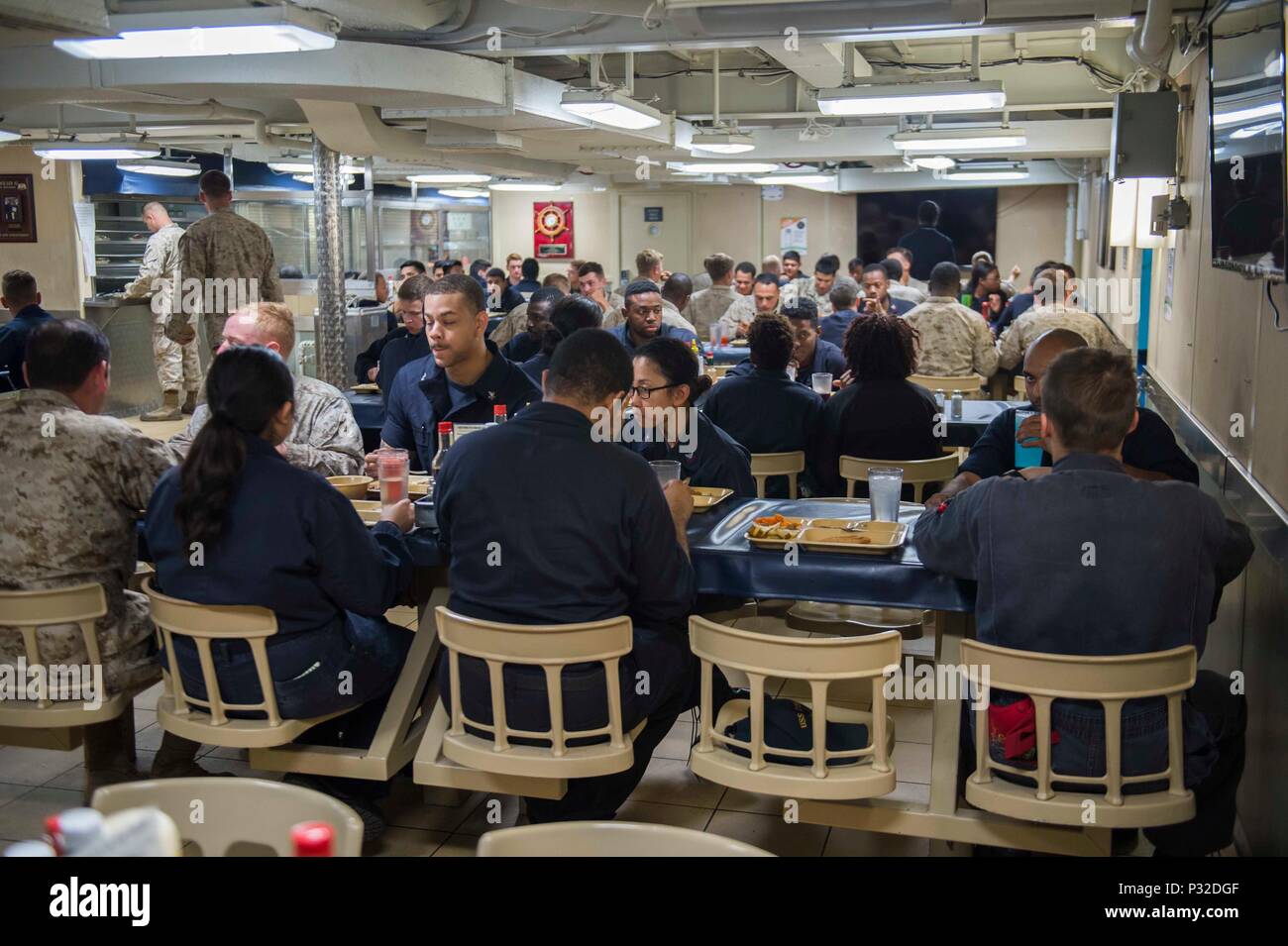 160822-N-TU910-058 PACIFIC OCEAN (Aug. 22, 2016) – Sailors and Marines ...