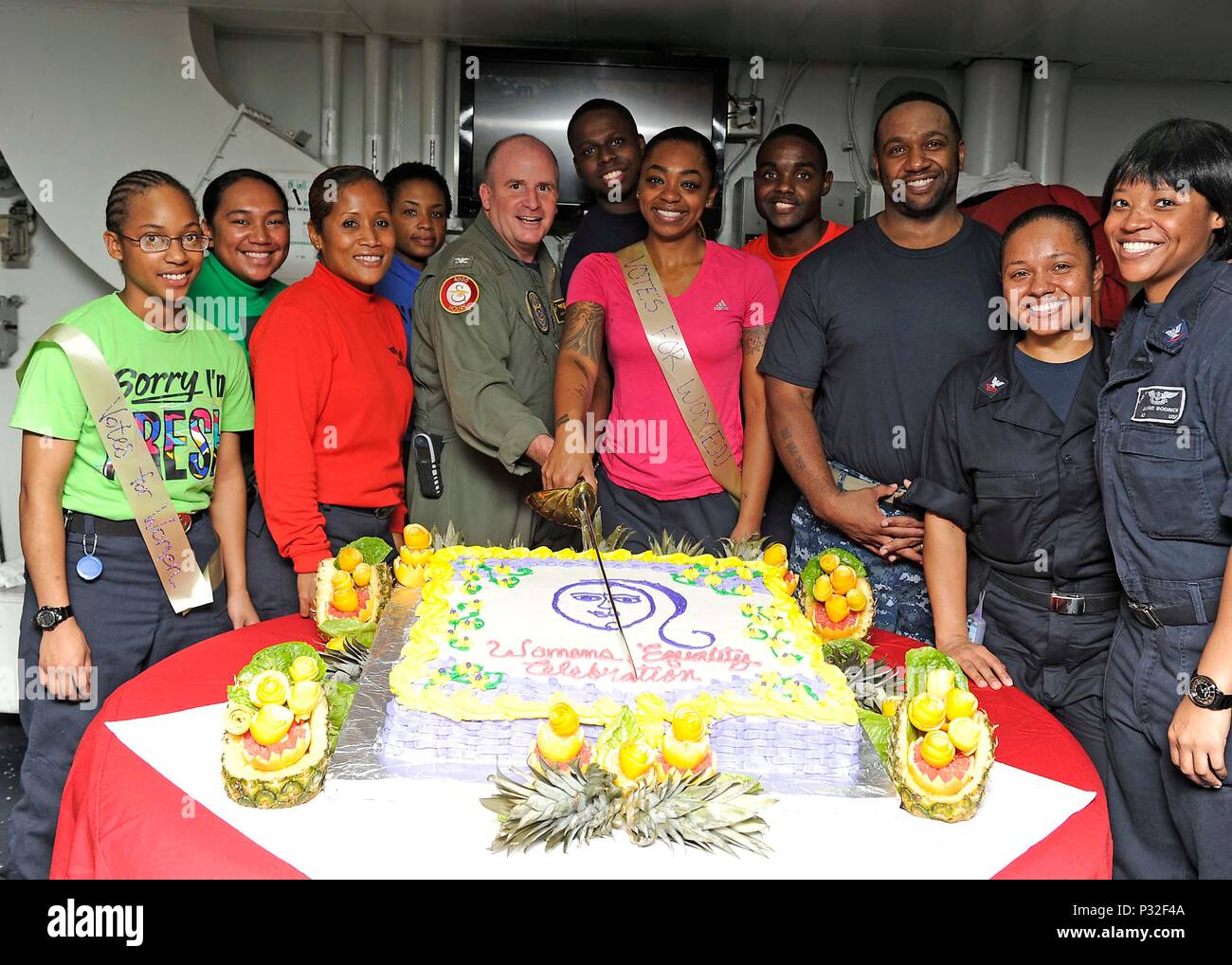 160826-N-VD165-265 PACIFIC OCEAN (Aug. 26, 2016) Capt. Mike Ruth ...