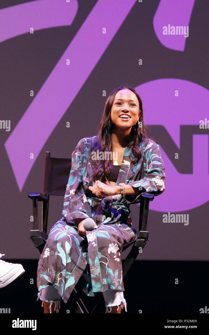 Karrueche tran claws hi-res stock photography and images - Alamy