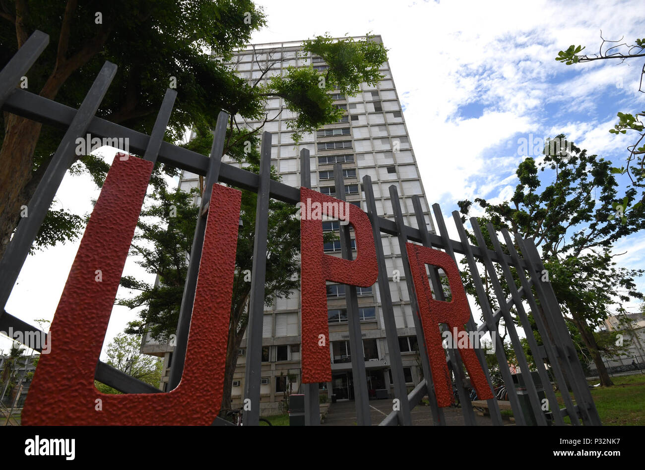 Recinto torre hi-res stock photography and images - Alamy